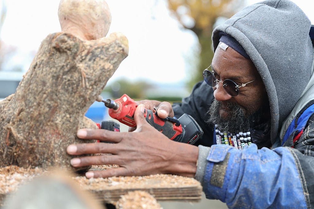 Edwin Fountain, the Wood Sculptor of Mount Baker, Carves New Life Into ...