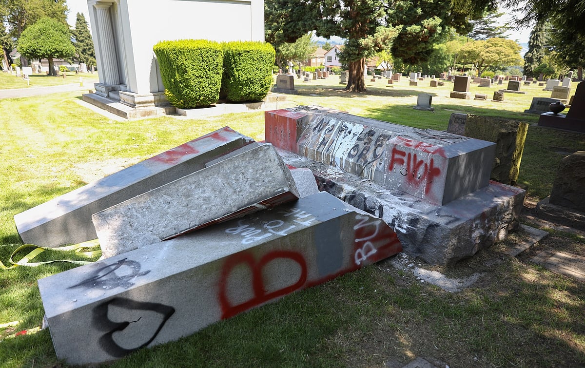 Toppled On Fourth of July, Confederate Monument in Capitol Hill's Lake ...