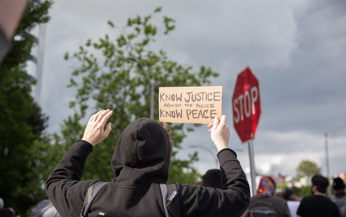 Protesters Block Off Major Intersection to Protest SPD Shooting of ...