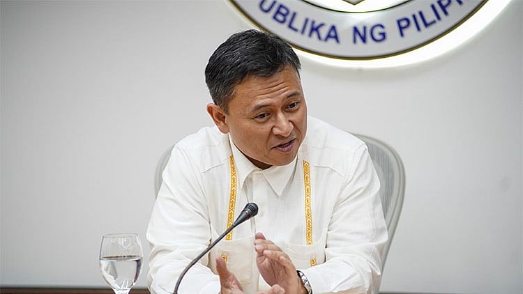 DepEd supports Filipino teachers returning home