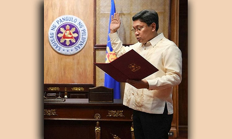 PCO acting secretary Cesar Chavez mi-resign