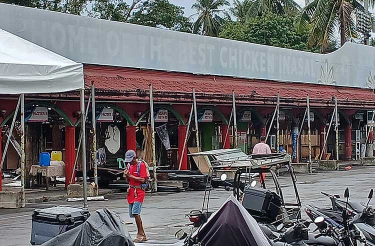 Manokan Country building now 70 percent demolished