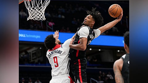 Sharpe makes epic dunk