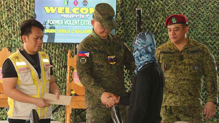 41 BIFF members surrender in Maguindanao