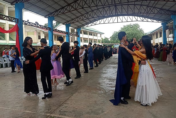 JS Prom sa Labogon National High School