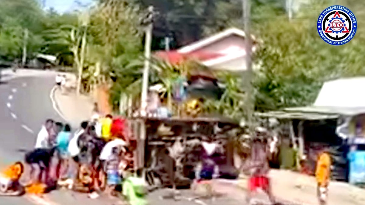 Overloaded jeep accident in Miagao injures 58