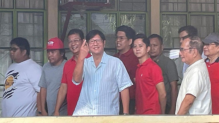 Marcos casts vote early in Ilocos Norte