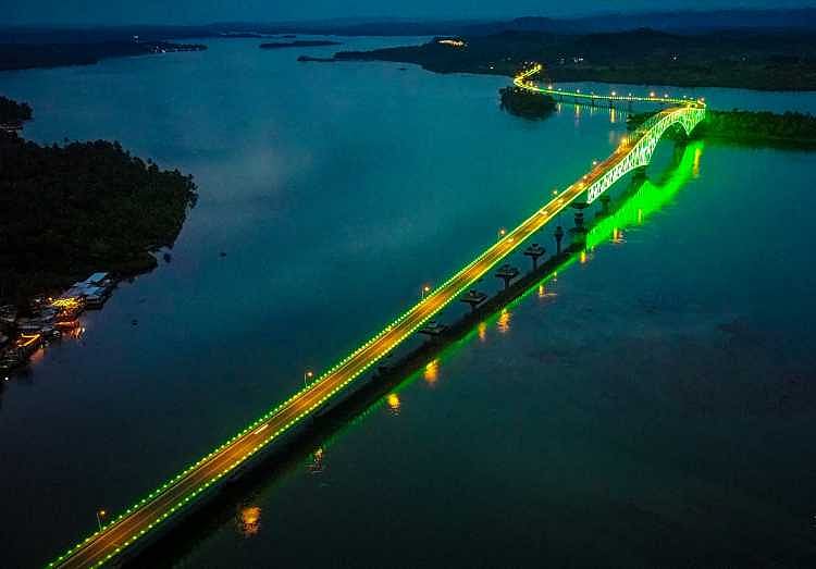 DOT unveils strategy as San Juanico Bridge gets major repair