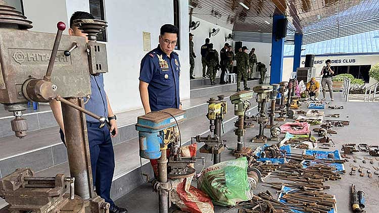 Gun manufacturing tools surrendered in Danao