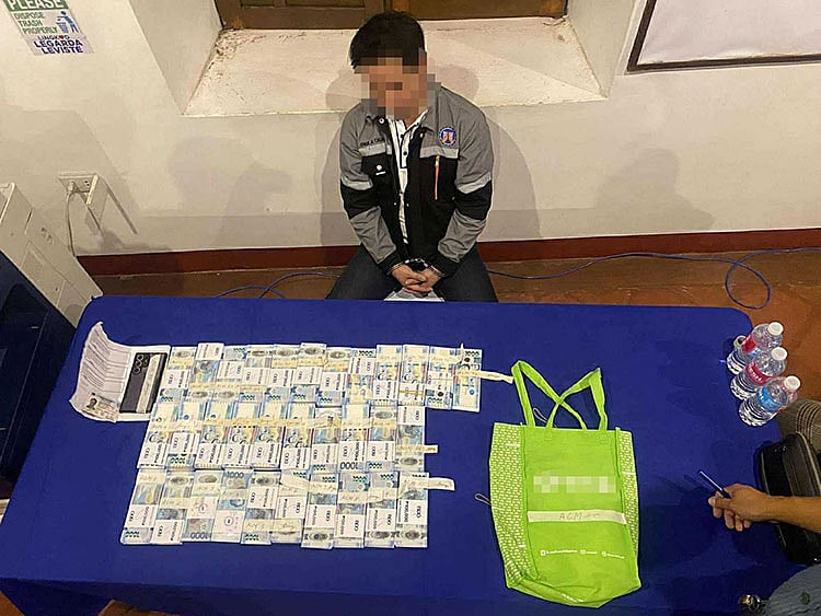 DPWH official in bribery try posts bail