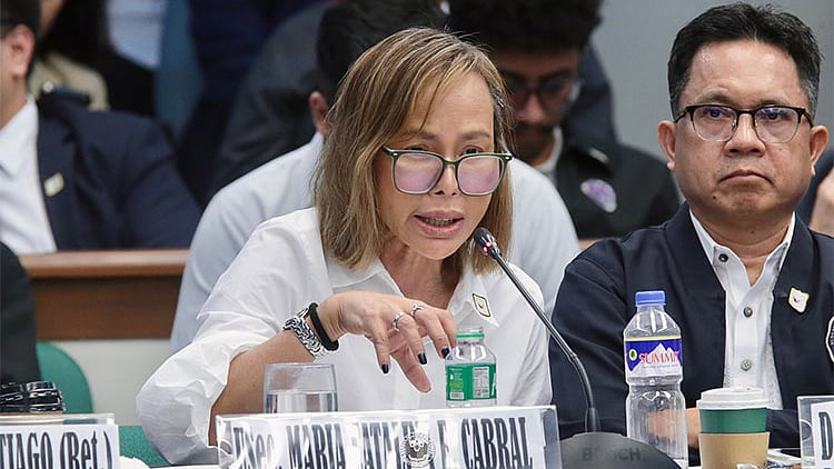 Embattled DPWH undersecretary resigns