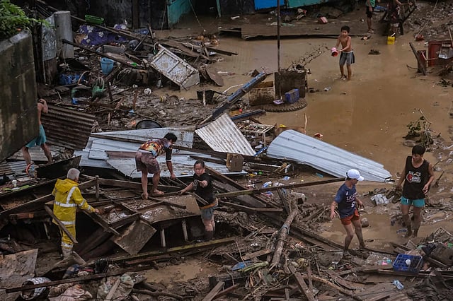 Typhoon Tino's Aftermath in Cebu: 48 Dead,28 Missing, Rescue