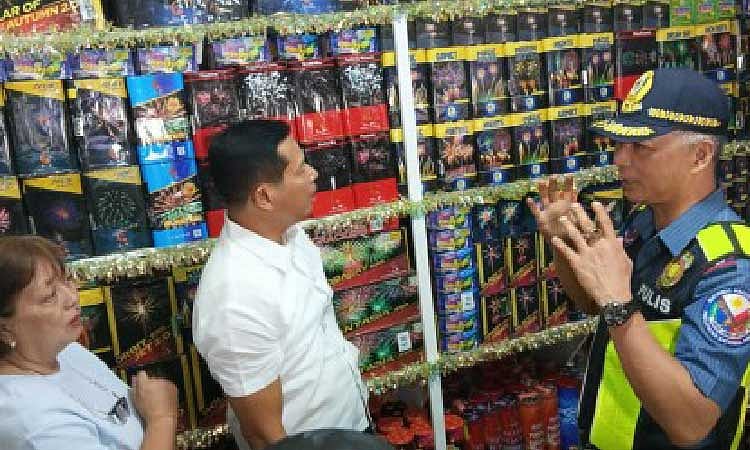 Bulacan backs cooperatives for small pyrotechnic makers