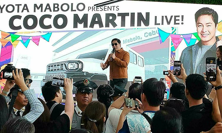 Toyota Tamaraw ambassador Coco Martin honors Sinulog in Cebu