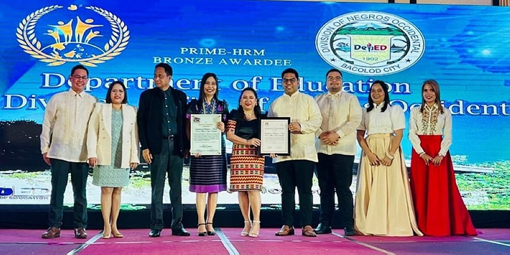 DepEd NegOcc receives CSC PRIME-HRM Bronze Award