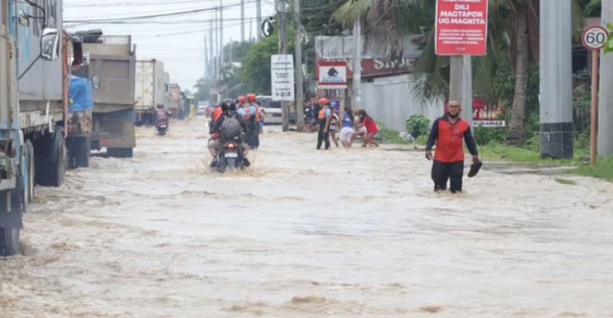 Rodding teams deployedto clean flood-prone areas