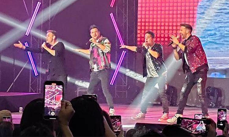 A1 sends audience back to the late 90s with TWENTY FIVE tour