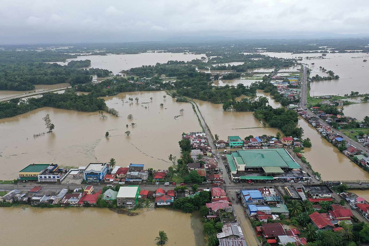 Floods caused by shear line affect over 15K families in Capiz, Aklan