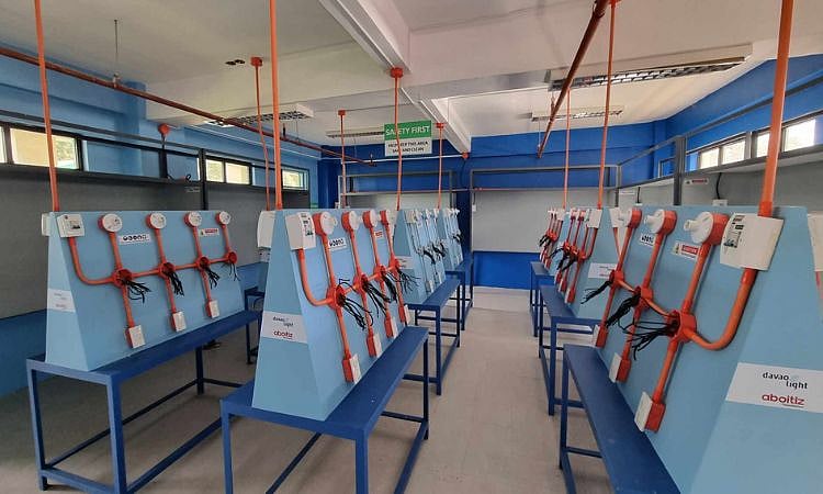 2 public high schools receive EIM laboratory from Davao Light