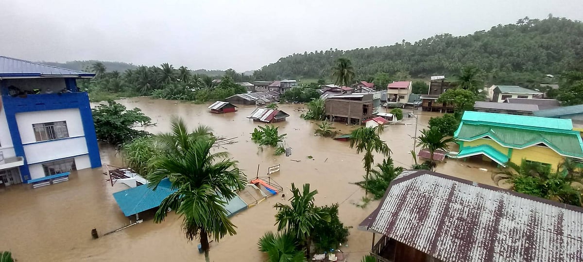 Over 35,000 evacuated as massive floods hit Samar