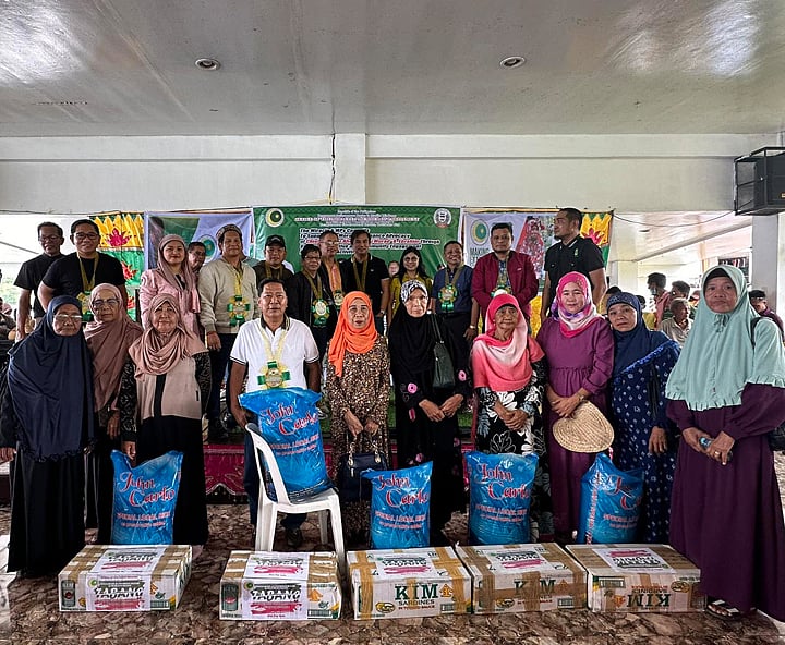 BARMM distributes food packs in Sibugay town
