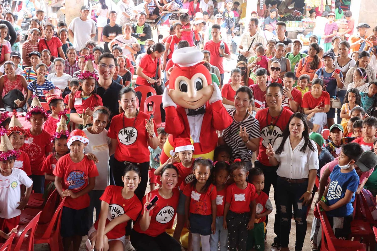 Isabela IP Kids Receive Christmas Cheer from Prominent Family and ...