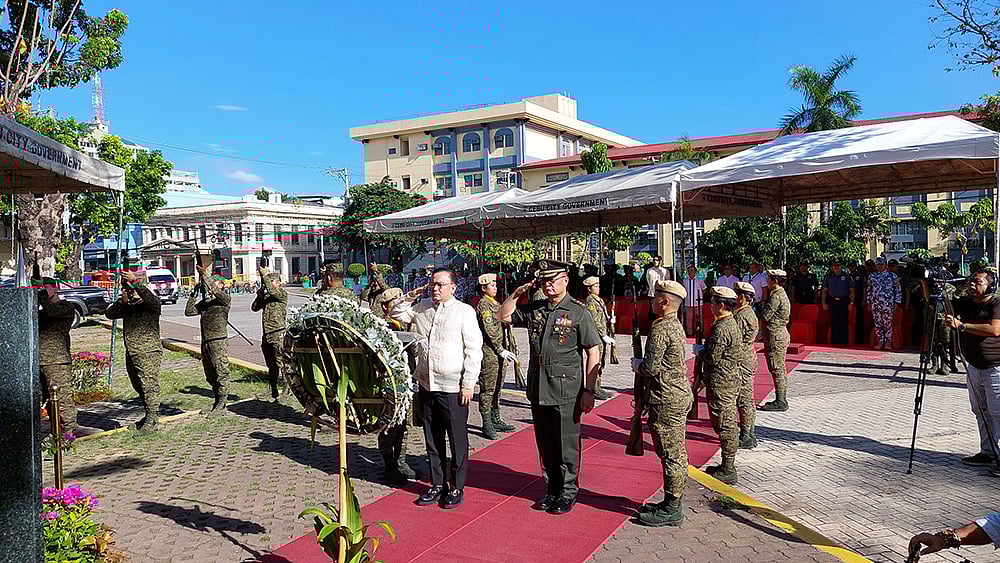 Cebu City officials pay tribute to Serging Osmeña