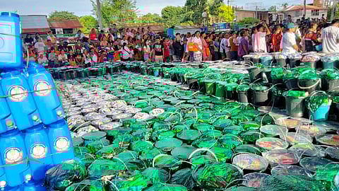 Bong Go mitabang sa mga nasunogan sa Pusok, Lapu2