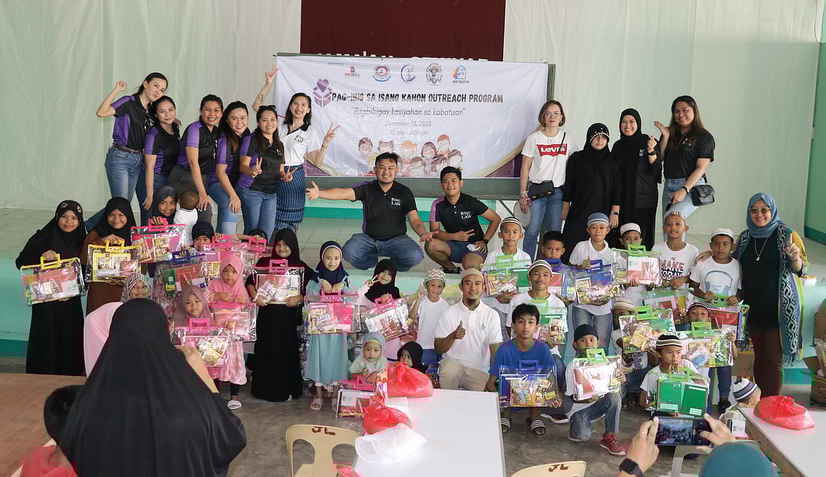 RMC-School of Law Spreads Christmas Joy to Orphans and Kids with ...
