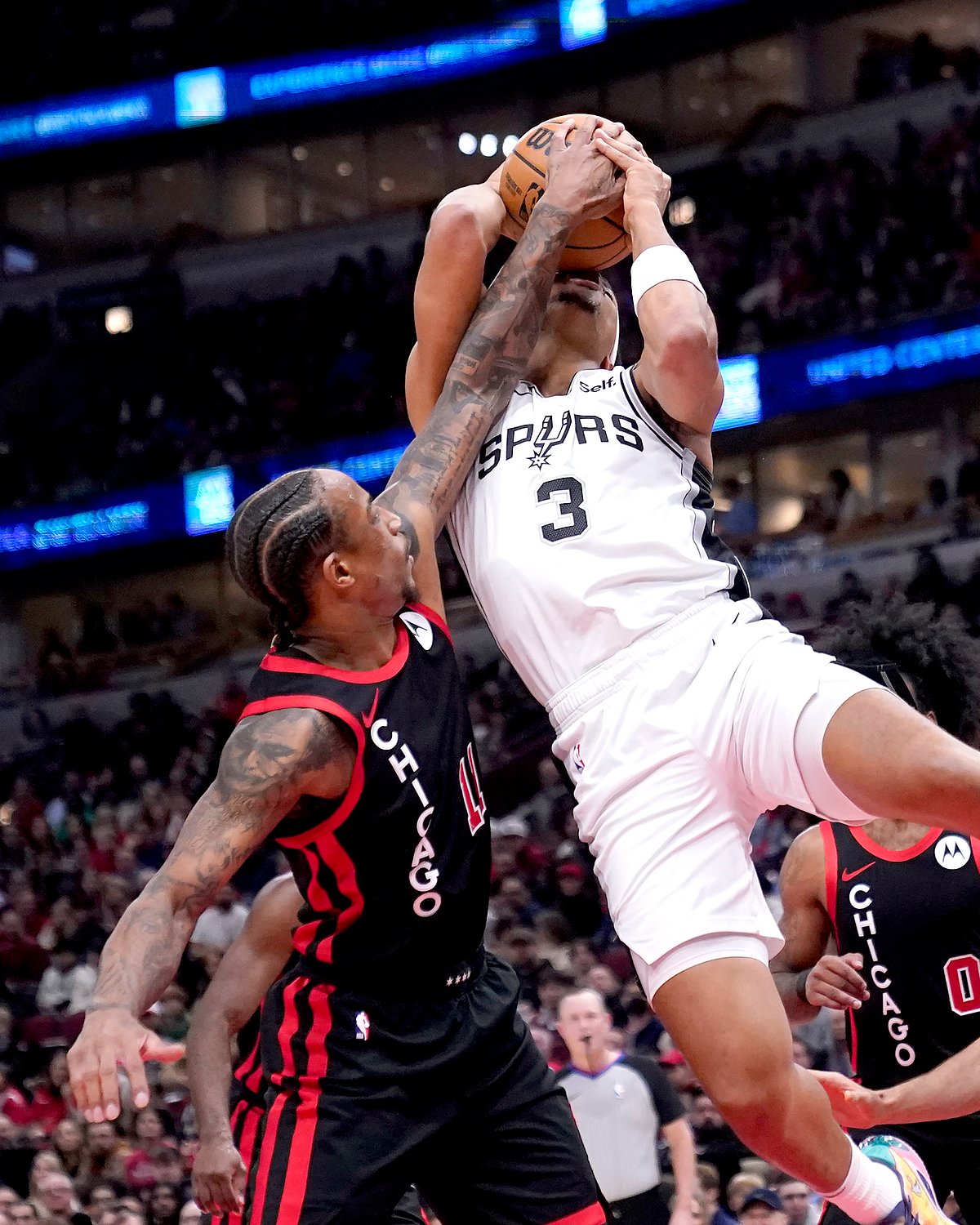 Wembanyama Leads San Antonio Spurs to Victory Over Chicago Bulls with ...