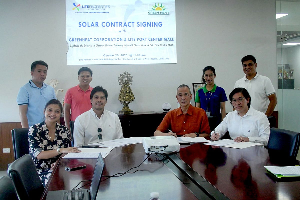 Strip mall installs solar system