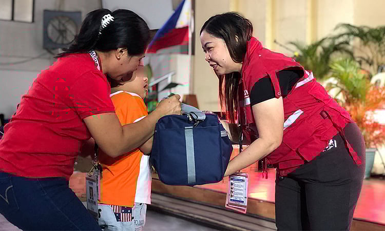 Joyful Gift-Giving Program Brings Smiles to Underprivileged Children in ...