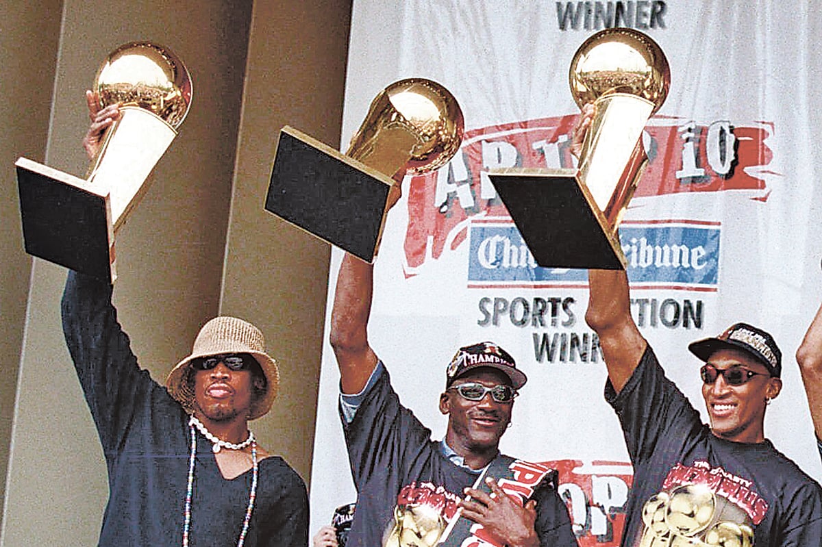 Jordan headlines inaugural class for Chicago Bulls’ Ring of Honor