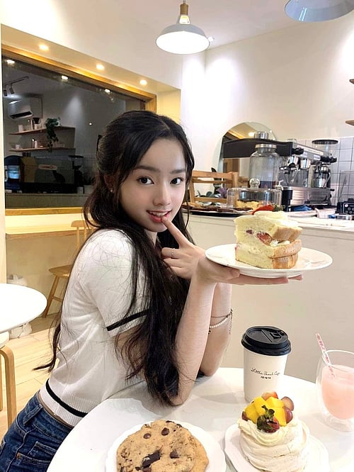 Beyond the Universe: Meet the 8 members of UNIS