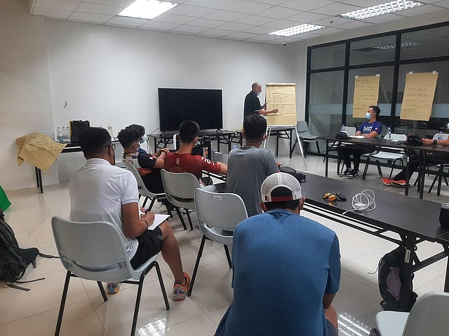 Aussie Olympian Tony Benson inspires attendees at Tri Right Mindanao ...