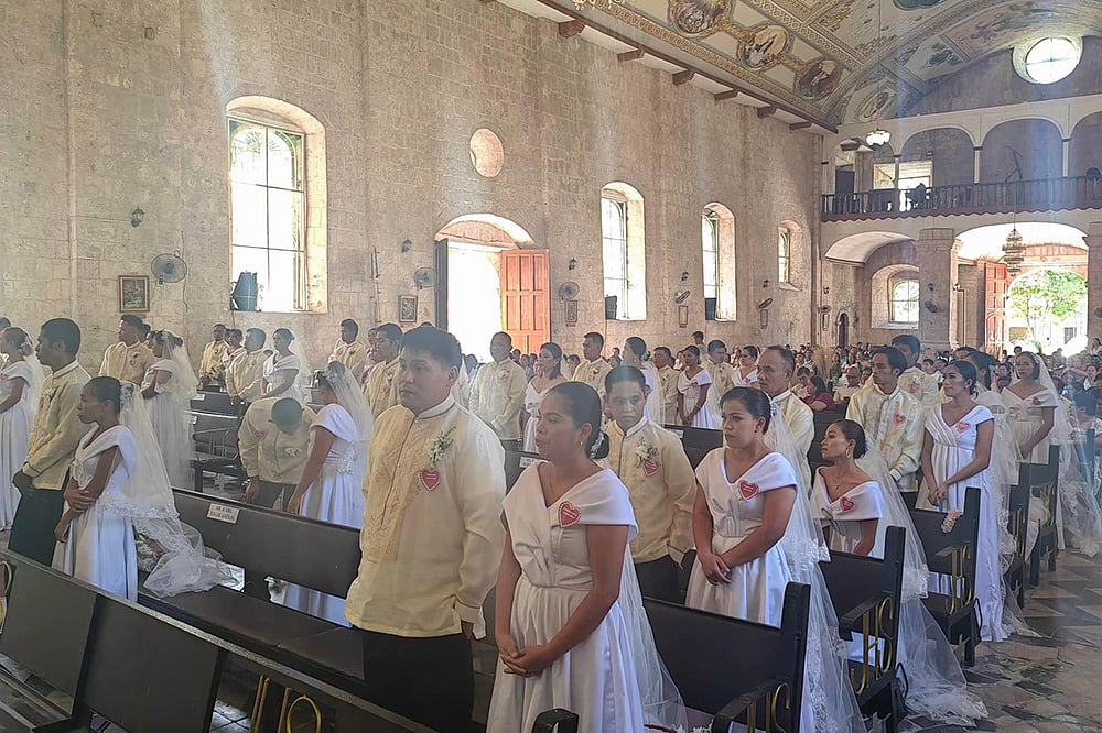 25 couples say ‘I do’ in Samboan mass wedding