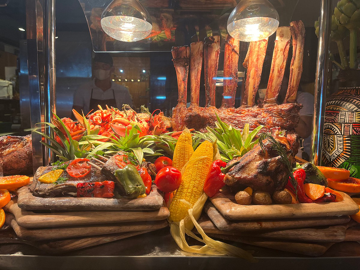 Celebrate ocean’s bounty at Midori Clark’s seafood buffet