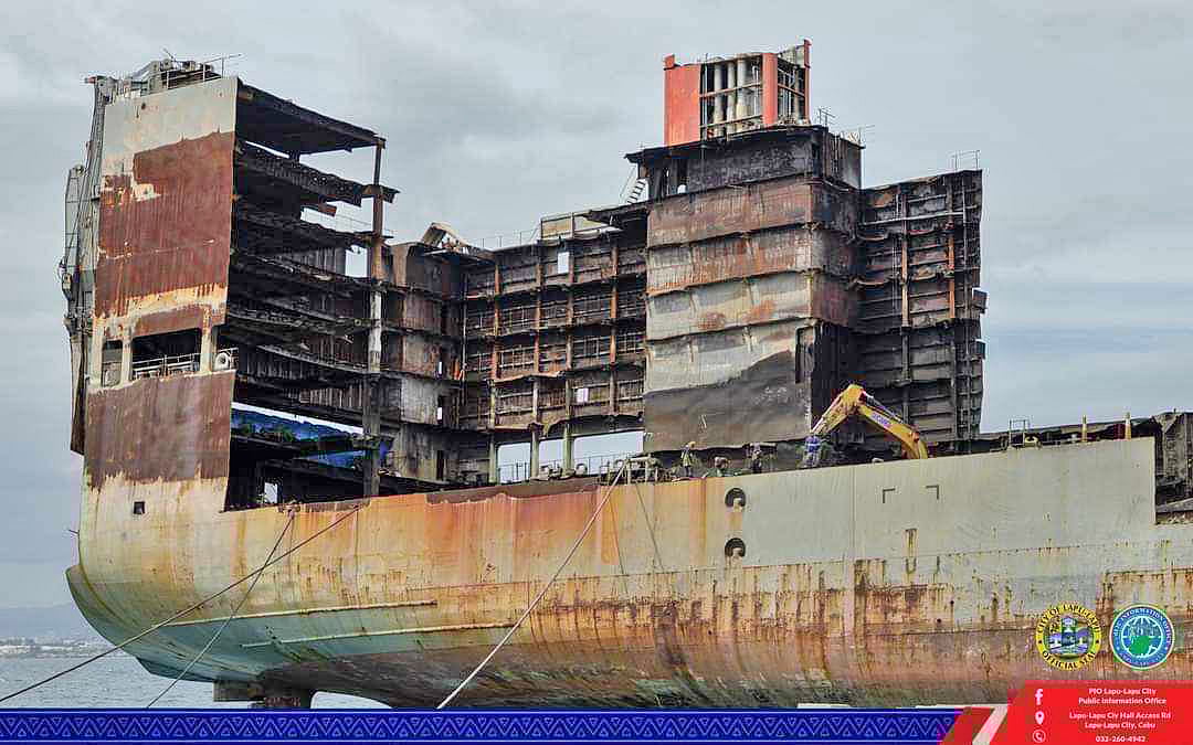 Probe team dispatched to check ship-breaking operation of stranded vessel