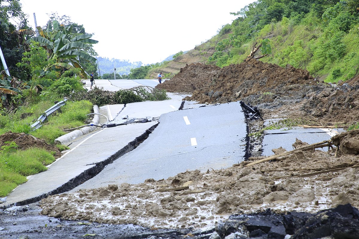 DPWH-Davao closes Daang Maharlika Highway in Mawab