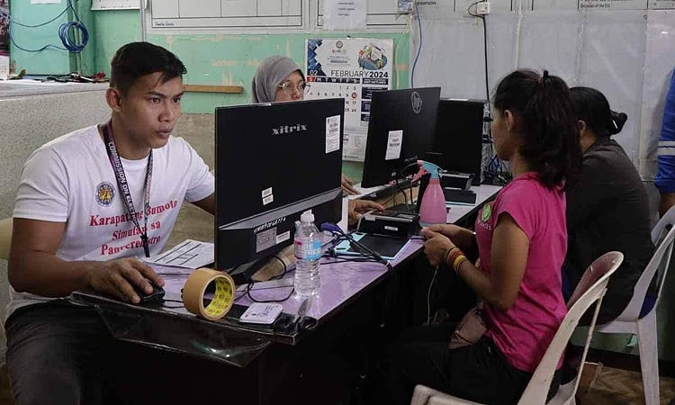 ‘Register anywhere’ program simplifies voter registration