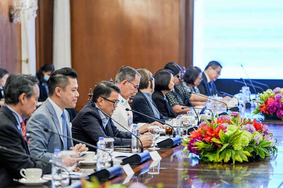 Council backs Marcos initiatives for job generation