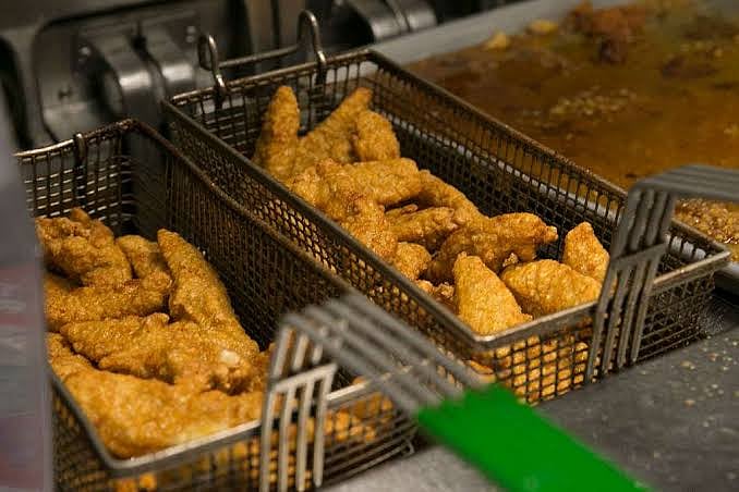 Facebook group guides members on launching own fried chicken business