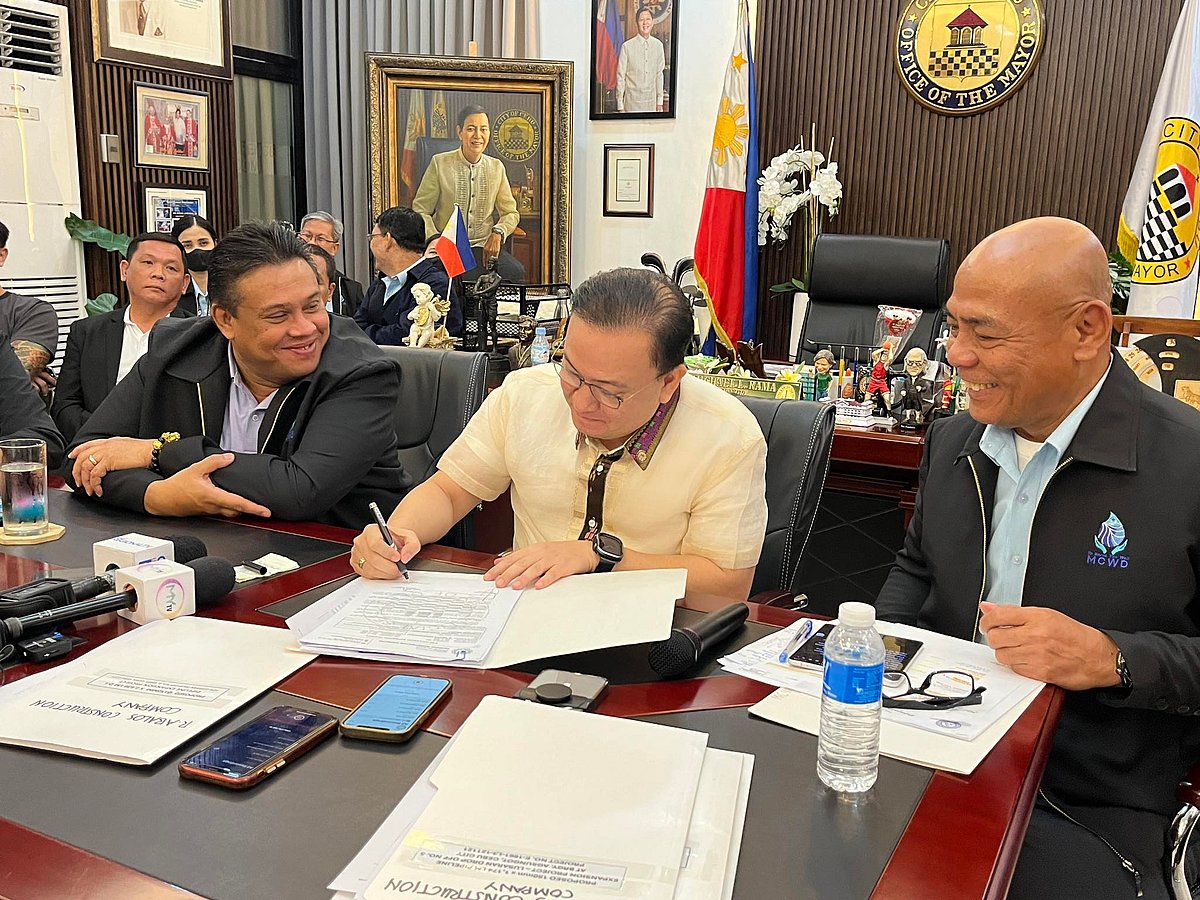 Raymond signs MCWD’s dig applications