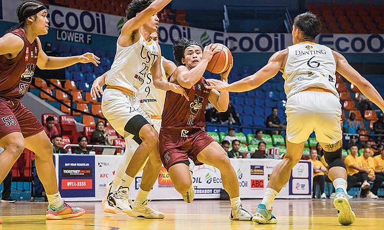 UP Maroons survive UST Tigers, go 2-0