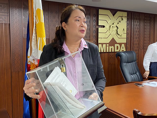 Acosta vows to fight on