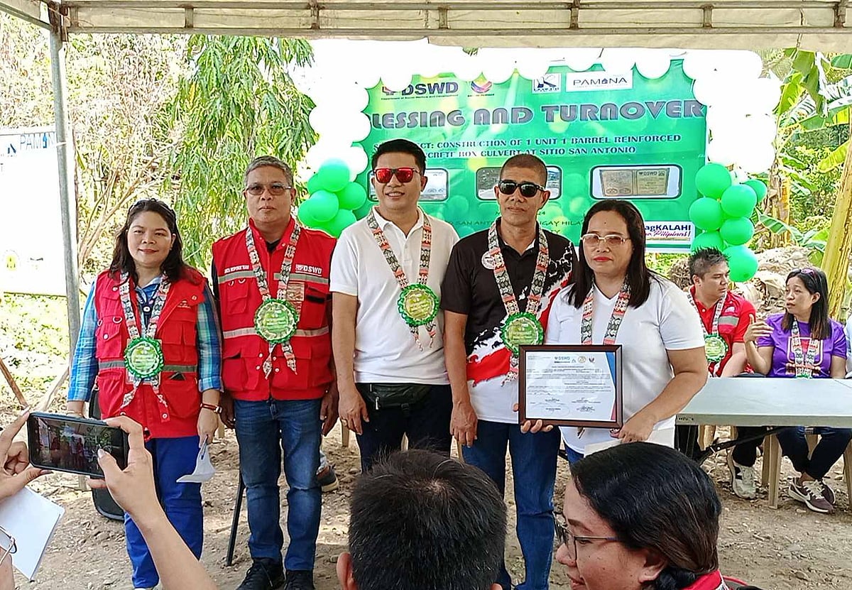DSWD undersecretary turns over project to Kabankalan City