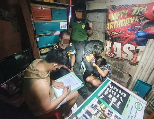 Drug den maintainer, couple nabbed in drug den raid in Cebu City