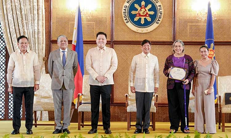 2 LGUs in Davao receive Walang Gutom Awards