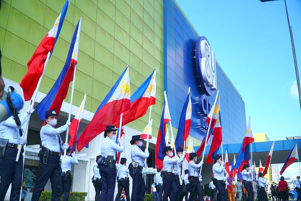 SM Supermalls pays tribute to Super Pinoys!