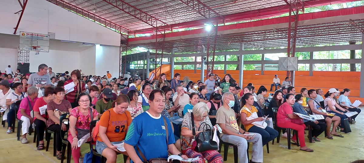 1,008 Bacolodnons get financial aid